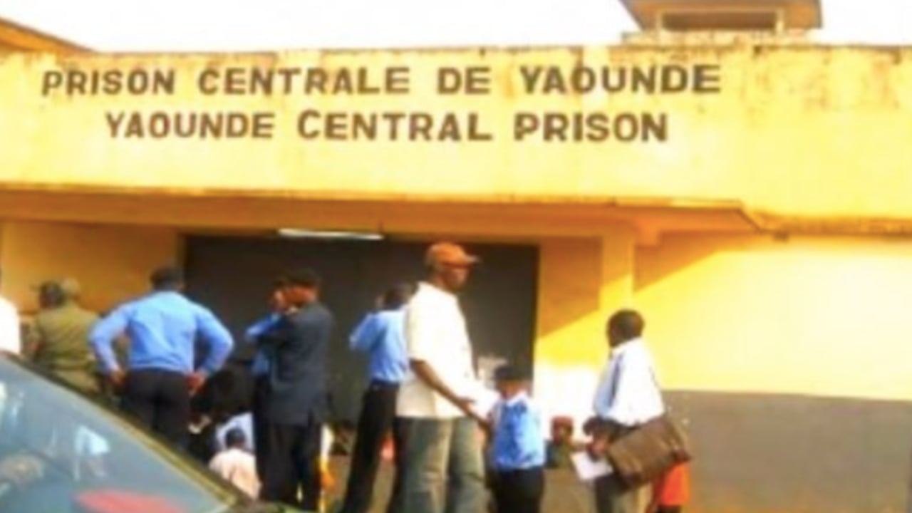 Cameroon’s anglophone prisoners riot in Yaoundé - The Africa Report.com