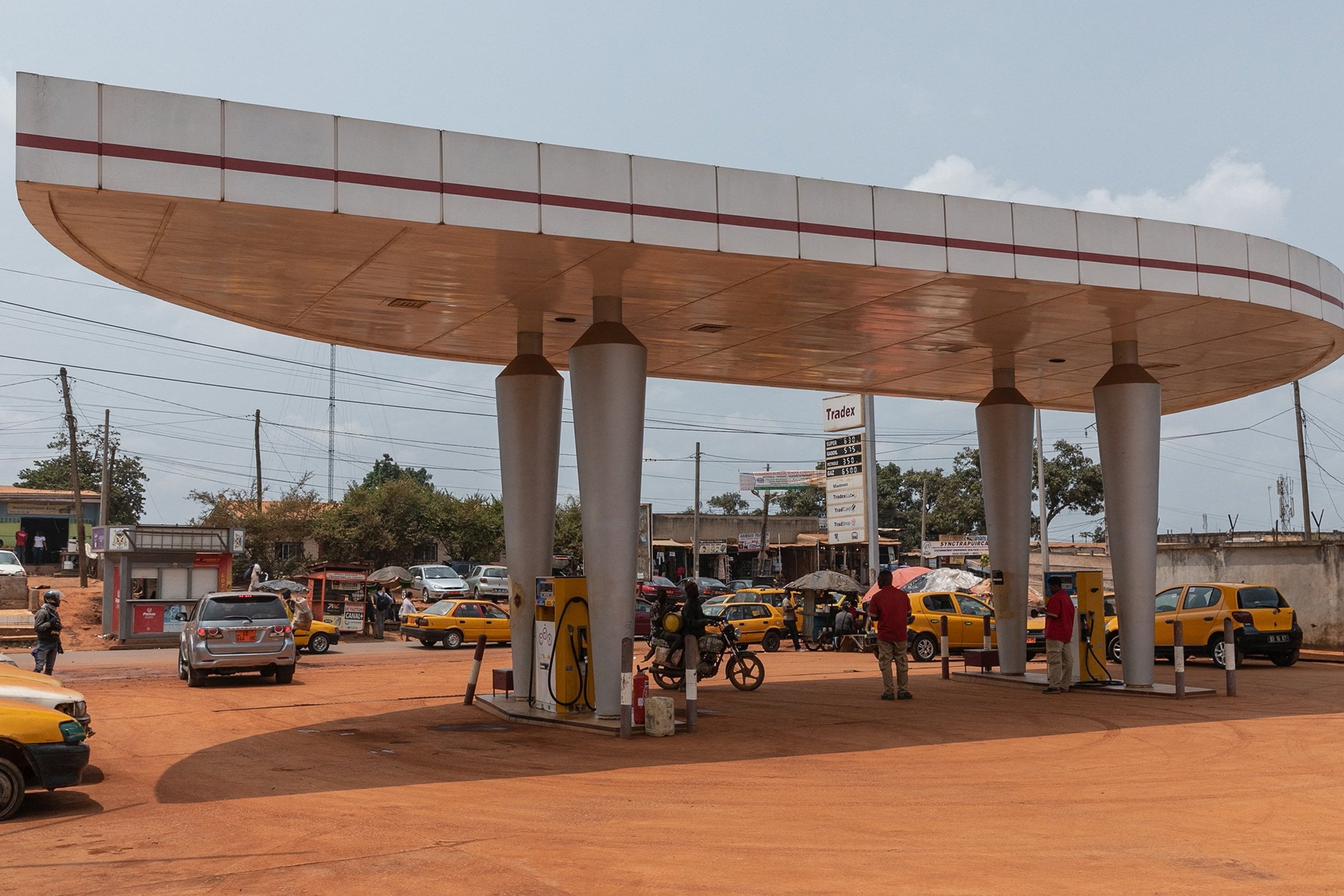 With oil revenues wobbly, Cameroon looks to broaden tax base