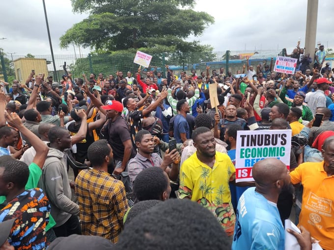 LIVE: Nigeria’s days of rage arrive
