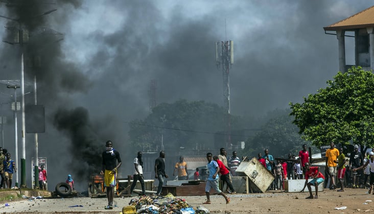 Guinea: Opposition leader declares himself winner as violence ensues ...